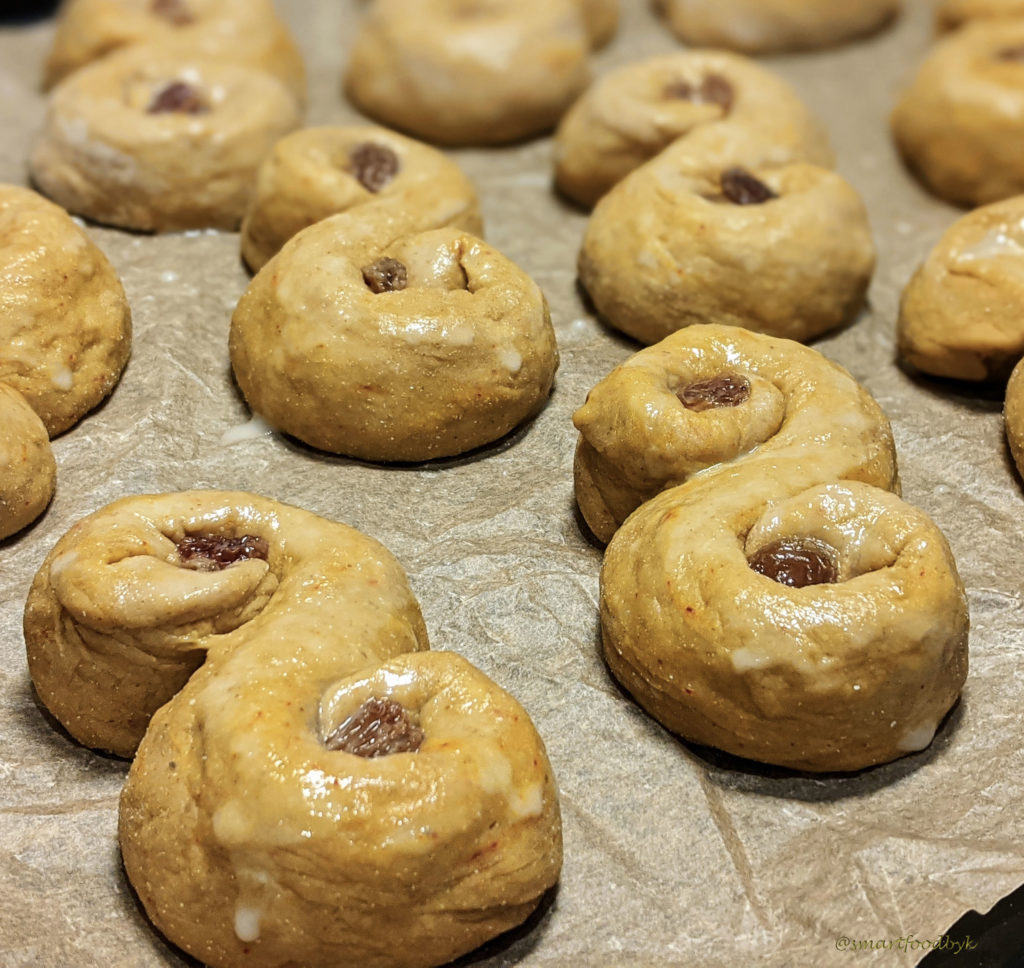 Lussebullar - Swedish Christmas Saffron Buns - Smart Food by K