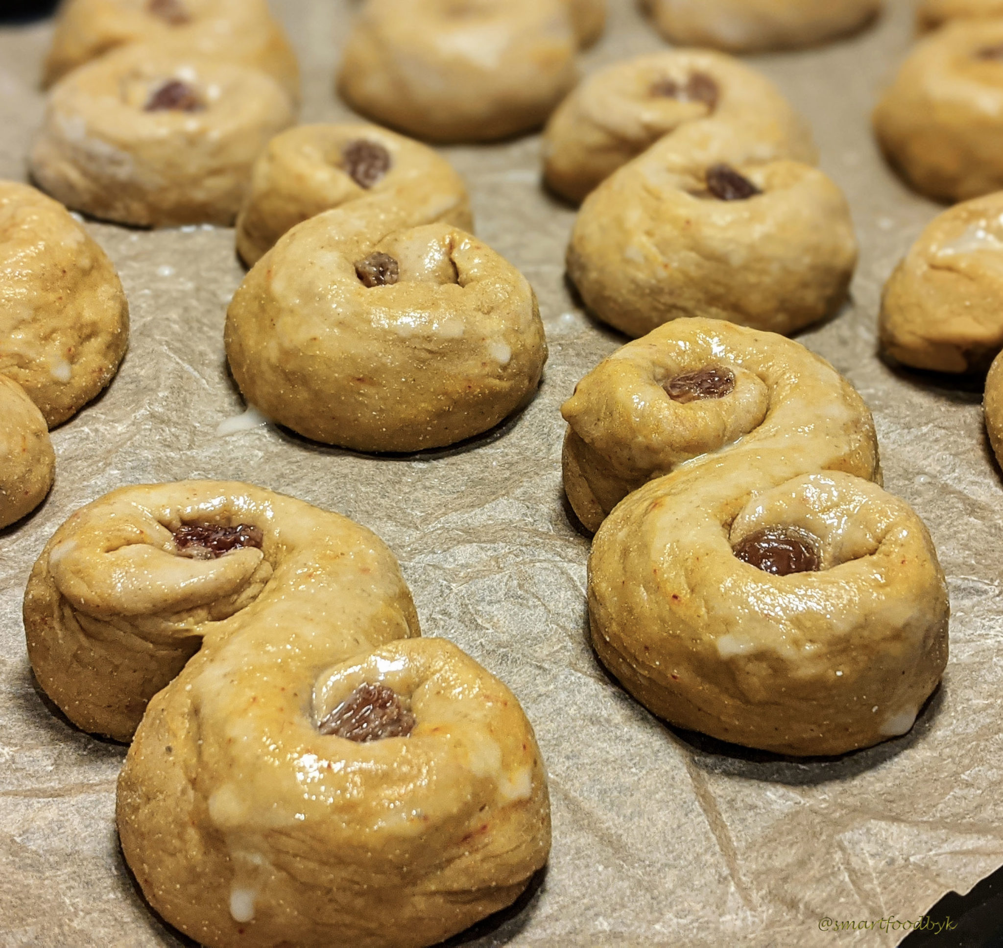 Lussebullar - Swedish Christmas Saffron Buns - Smart Food by K